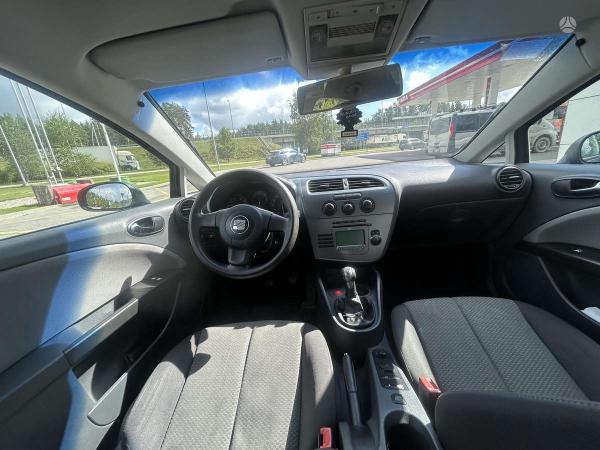 SEAT Leon 2006 Viļņa vietnē Zils SEAT Leon 2006 Viļņa, ar dzinēja tilpumu 1.90 L un nobraukumu 224 tūkst. km par 999 €, foto 11 vietnē AUTOMOTO.COM.LV