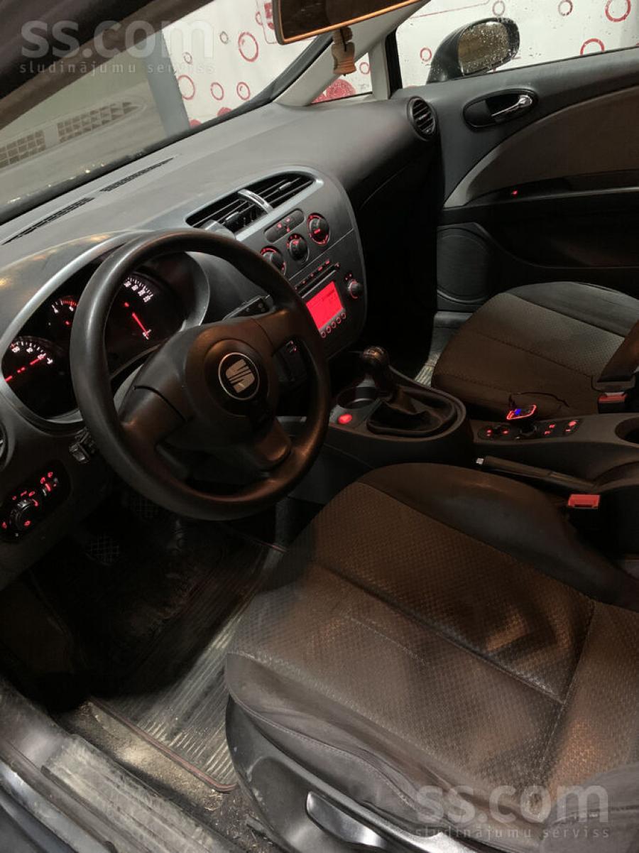 Zils SEAT Leon 2006 Rīga, ar dzinēja tilpumu 1.90 L un nobraukumu 250 tūkst. km par 500 €, foto 6 vietnē AUTOMOTO.COM.LV