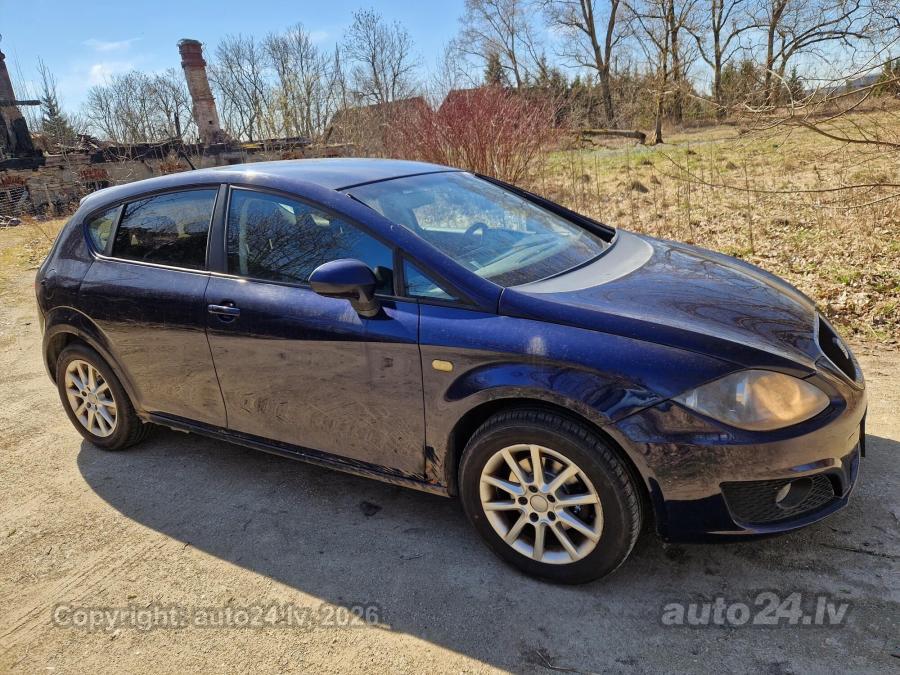 Zils SEAT Leon 2010 Tallina, ar dzinēja tilpumu 1.90 L un nobraukumu 291 tūkst. km par 1900 €, foto 4 vietnē AUTOMOTO.COM.LV
