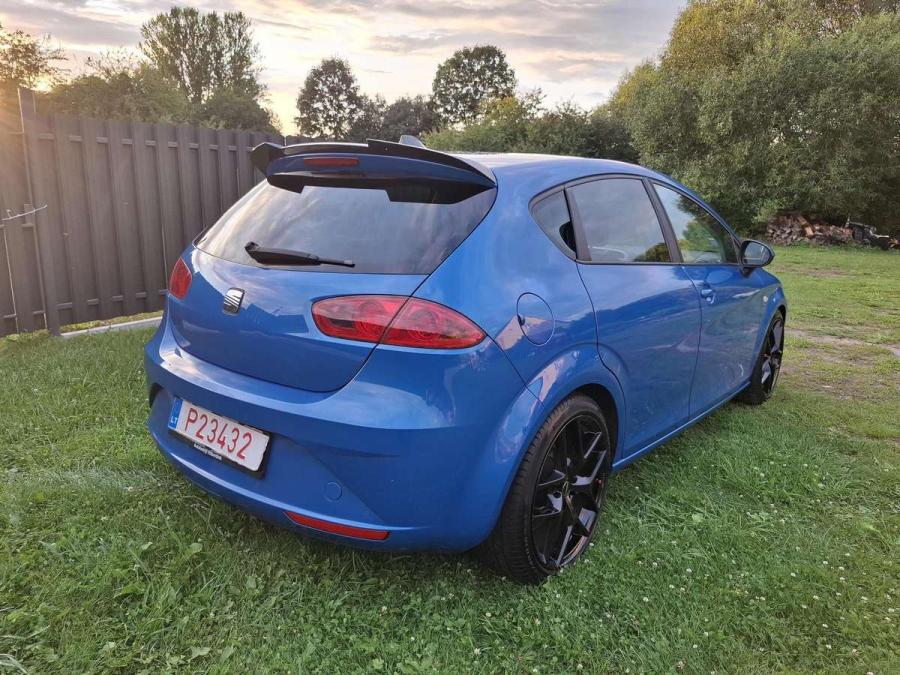 Blue SEAT Leon 2011 in Kedainiai, with an engine capacity of 1.20 L and mileage of 214 thousand km for 3399 €, photo 7 on AUTOMOTO.COM.LV