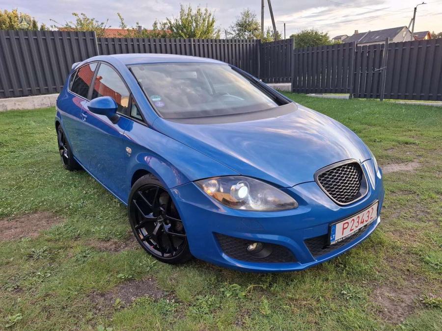 Blue SEAT Leon 2011 in Kedainiai, with an engine capacity of 1.20 L and mileage of 214 thousand km for 3399 €, photo 12 on AUTOMOTO.COM.LV