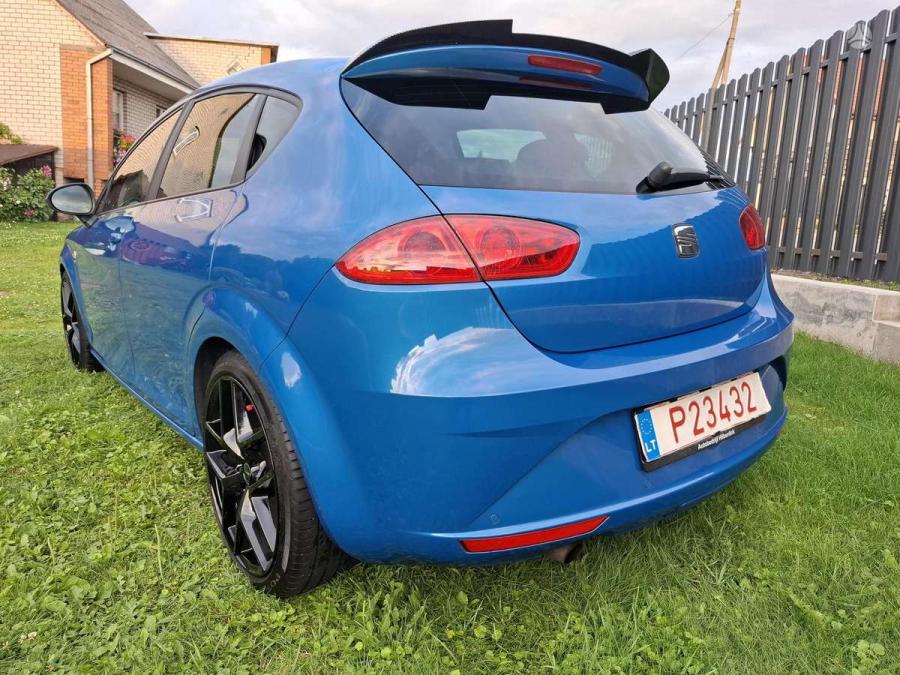 Blue SEAT Leon 2011 in Kedainiai, with an engine capacity of 1.20 L and mileage of 214 thousand km for 3399 €, photo 14 on AUTOMOTO.COM.LV