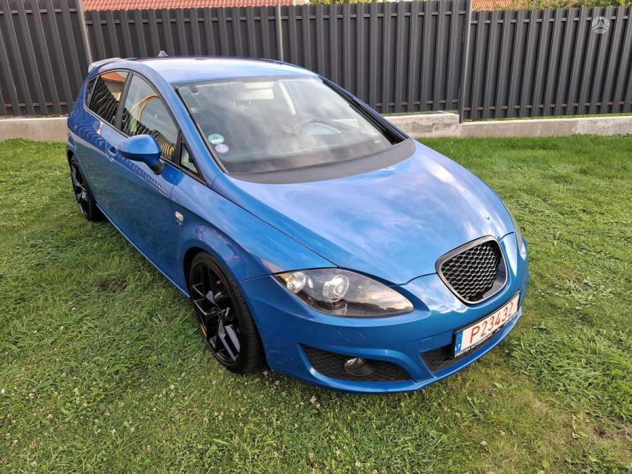 Blue SEAT Leon 2011 in Kedainiai, with an engine capacity of 1.20 L and mileage of 214 thousand km for 3399 €, photo 15 on AUTOMOTO.COM.LV
