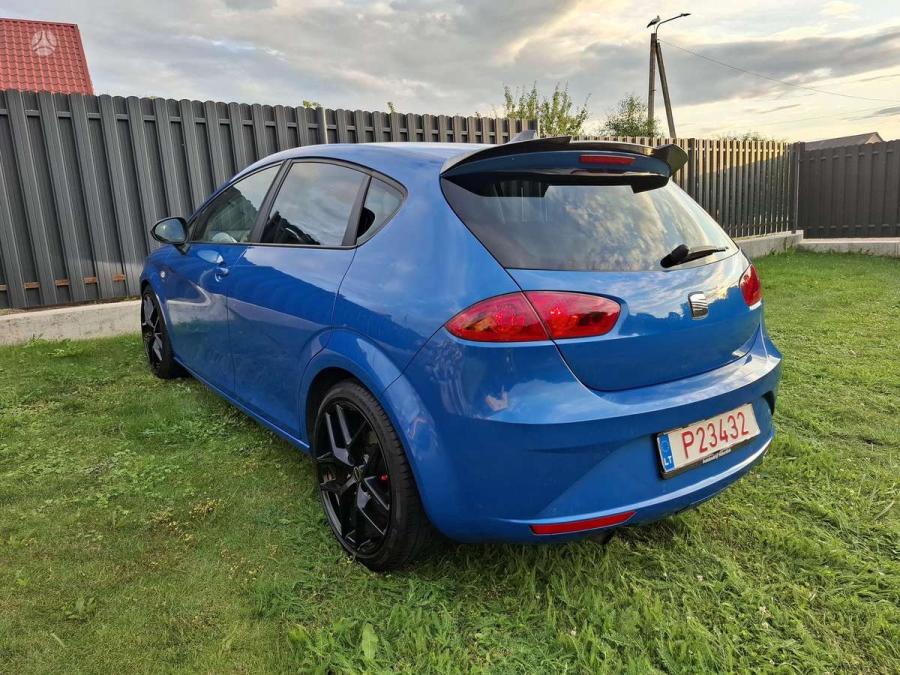 Blue SEAT Leon 2011 in Kedainiai, with an engine capacity of 1.20 L and mileage of 214 thousand km for 3399 €, photo 25 on AUTOMOTO.COM.LV