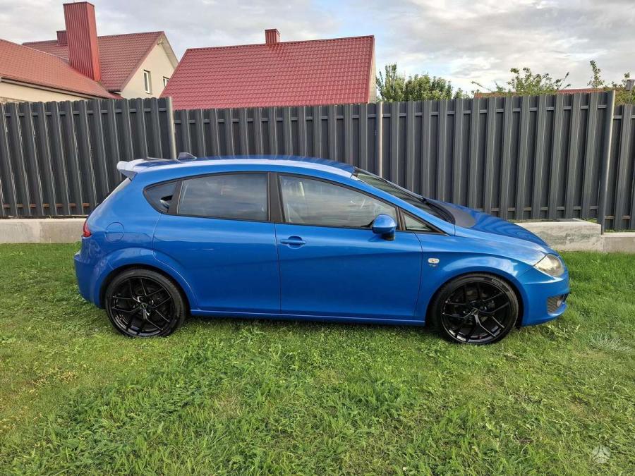 Blue SEAT Leon 2011 in Kedainiai, with an engine capacity of 1.20 L and mileage of 214 thousand km for 3399 €, photo 28 on AUTOMOTO.COM.LV