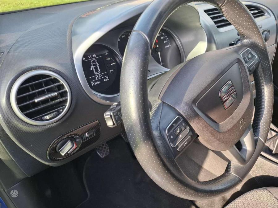 Blue SEAT Leon 2011 in Kedainiai, with an engine capacity of 1.20 L and mileage of 214 thousand km for 3399 €, photo 41 on AUTOMOTO.COM.LV