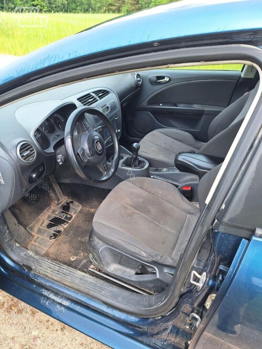 Zils SEAT Leon 2006 Viļņa, ar dzinēja tilpumu 2.00 L un nobraukumu 320 tūkst. km par 550 €, foto 7 vietnē AUTOMOTO.COM.LV
