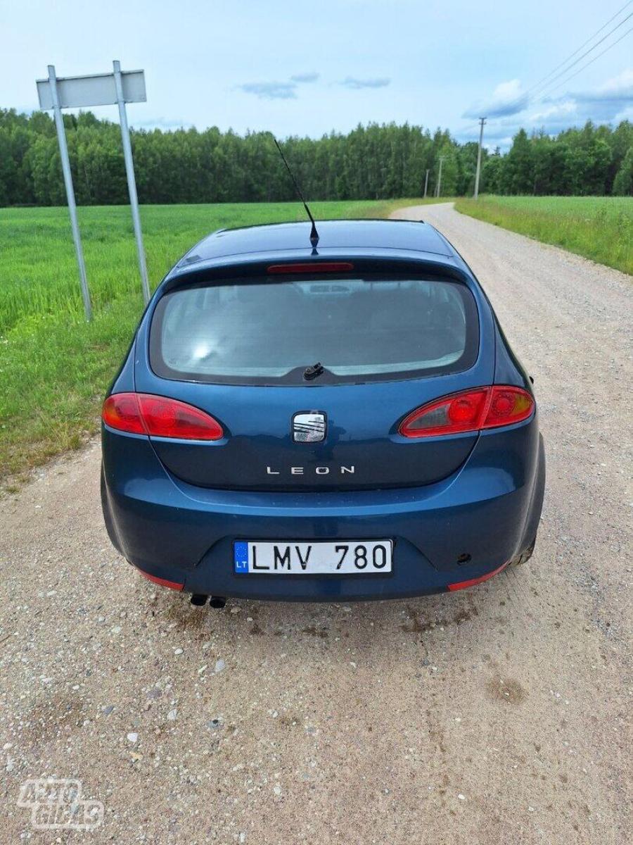Zils SEAT Leon 2006 Viļņa, ar dzinēja tilpumu 2.00 L un nobraukumu 320 tūkst. km par 550 €, foto 8 vietnē AUTOMOTO.COM.LV