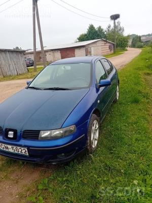 Blue SEAT Leon 2000 in Saldus, with an engine capacity of 1.60 L and mileage of 296 thousand km for 1000 €, photo  on AUTOMOTO.COM.LV