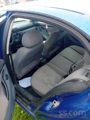 Blue SEAT Leon 2000 in Saldus, with an engine capacity of 1.60 L and mileage of 296 thousand km for 1000 €, photo 7 on AUTOMOTO.COM.LV