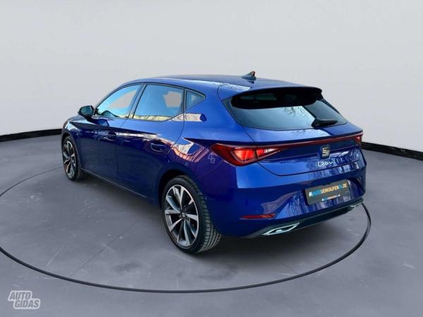 Blue SEAT Leon 2020 in Kaunas, with an engine capacity of 1.50 L and mileage of 30 thousand km for 24244 €, photo 2 on AUTOMOTO.COM.LV