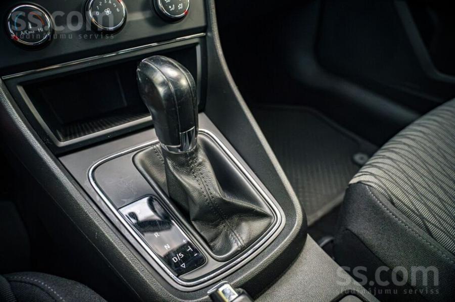 Zils SEAT Leon 2016 Rīga, ar dzinēja tilpumu 2.00 L un nobraukumu 246 tūkst. km par 6590 €, foto 10 vietnē AUTOMOTO.COM.LV