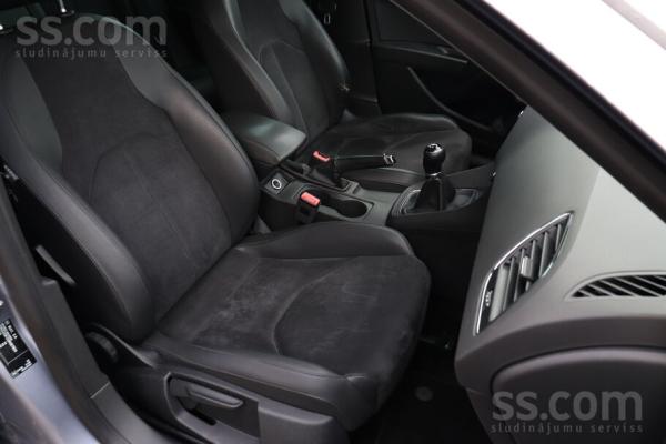 Сеат Леон 2016 в Валмиера на AUTOMOTO.COM.LV Синий Сеат Леон 2016 в Валмиера, объемом двигателя 1.60 л и пробегом 294 тыс. км за 5500 €, фото 7 на AUTOMOTO.COM.LV