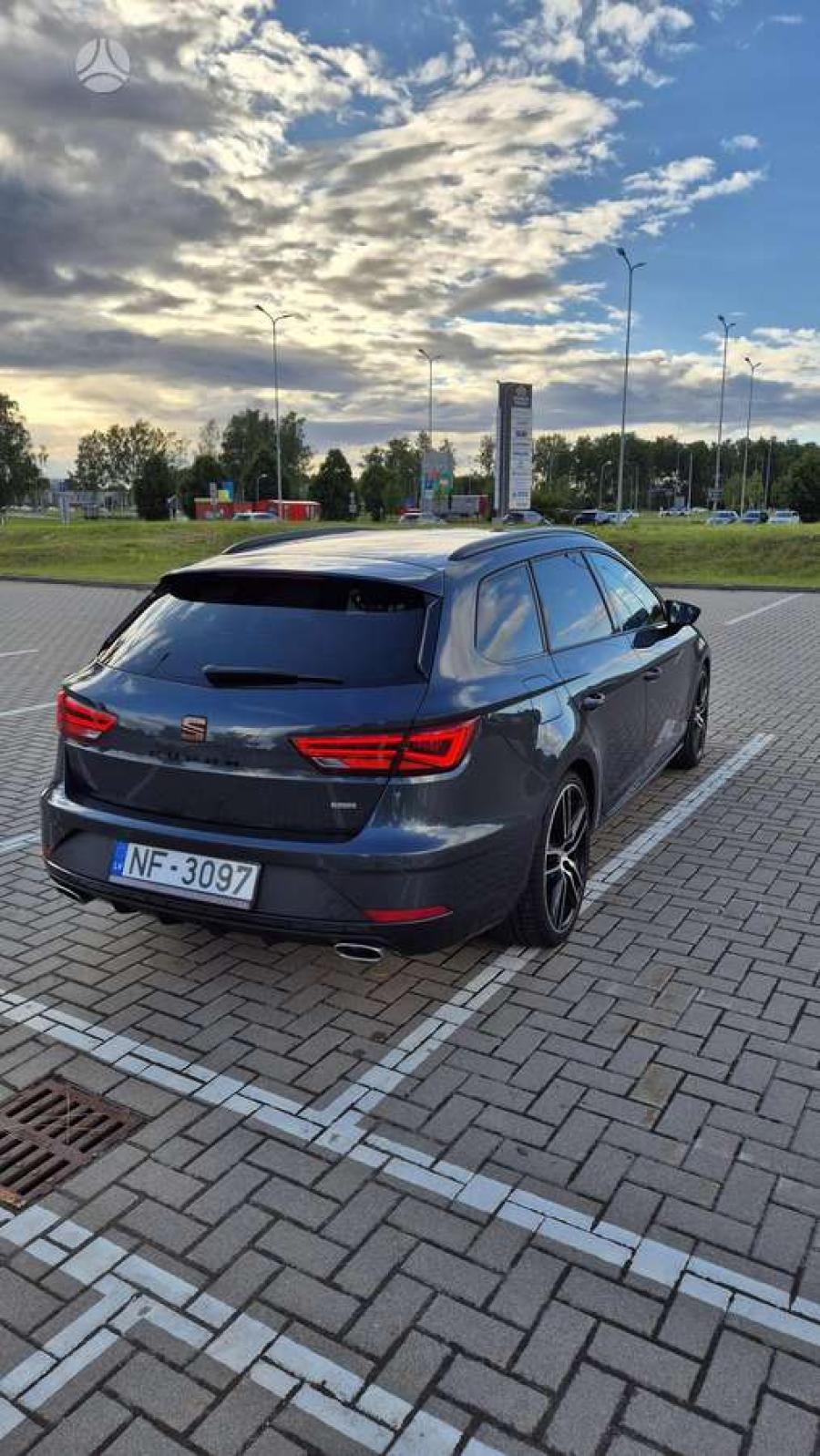 Blue SEAT Leon 2019 in Riga, with an engine capacity of 1.98 L and mileage of 98 thousand km for 19000 €, photo 7 on AUTOMOTO.COM.LV