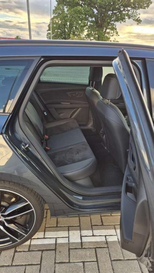 Blue SEAT Leon 2019 in Riga, with an engine capacity of 1.98 L and mileage of 98 thousand km for 19000 €, photo 10 on AUTOMOTO.COM.LV