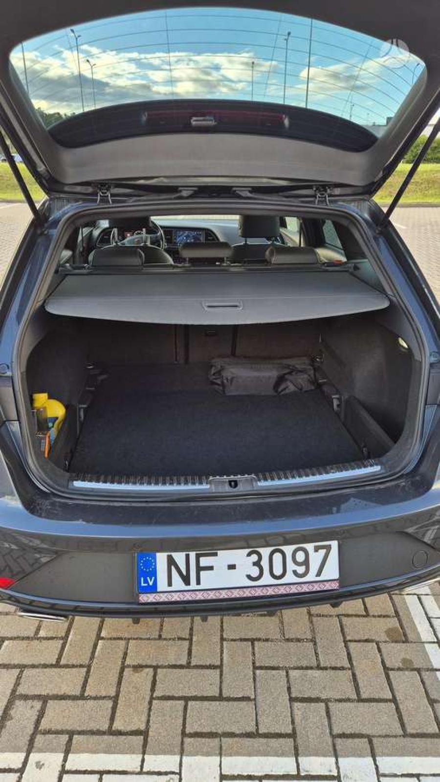 Blue SEAT Leon 2019 in Riga, with an engine capacity of 1.98 L and mileage of 98 thousand km for 19000 €, photo 12 on AUTOMOTO.COM.LV