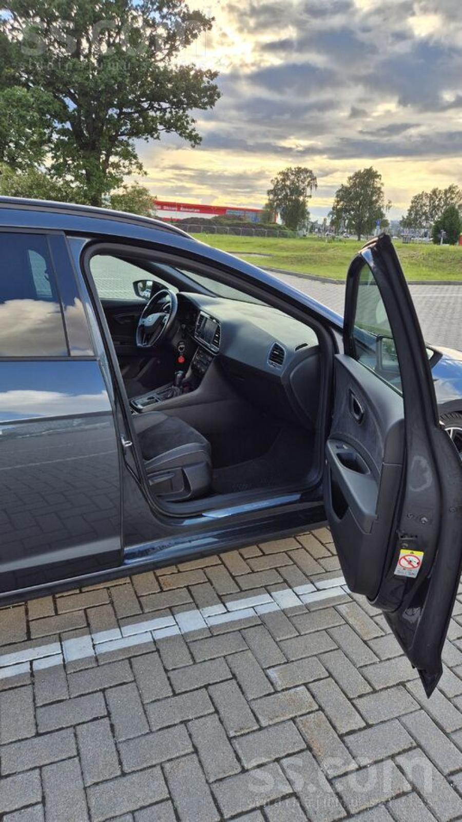 Zils SEAT Leon 2019 Rīga, ar dzinēja tilpumu 2.00 L un nobraukumu 97 tūkst. km par 18000 €, foto 10 vietnē AUTOMOTO.COM.LV