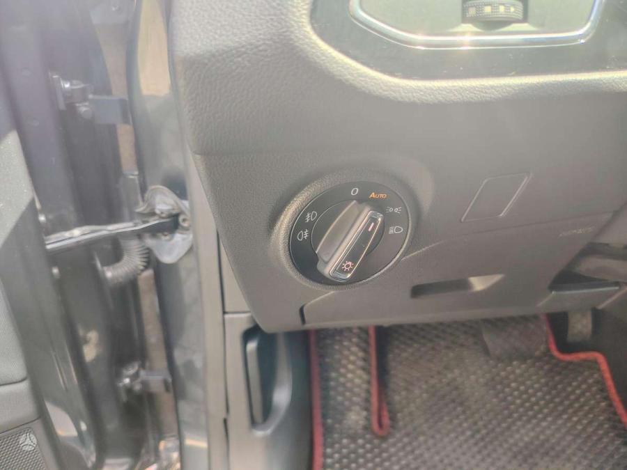 Zils SEAT Leon 2020 Kauņa, ar dzinēja tilpumu 1.50 L un nobraukumu 48 tūkst. km par 15500 €, foto 19 vietnē AUTOMOTO.COM.LV