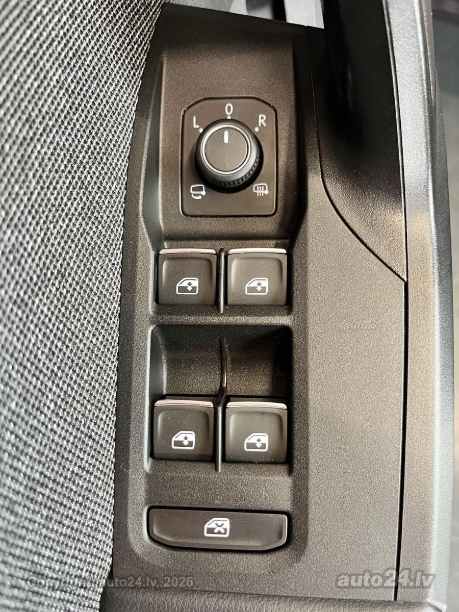 Zils SEAT Leon 2021 Tallina, ar dzinēja tilpumu 1.50 L un nobraukumu 74 tūkst. km par 17500 €, foto 22 vietnē AUTOMOTO.COM.LV
