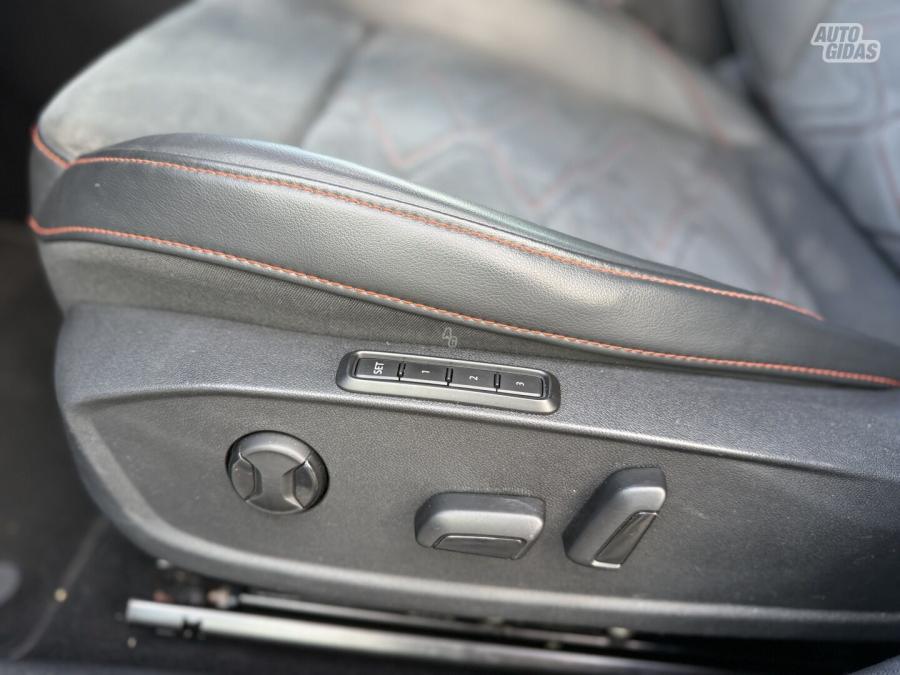 Blue SEAT Leon 2022 in Vilnius, with an engine capacity of 1.40 L and mileage of 213 thousand km for 13999 €, photo 28 on AUTOMOTO.COM.LV