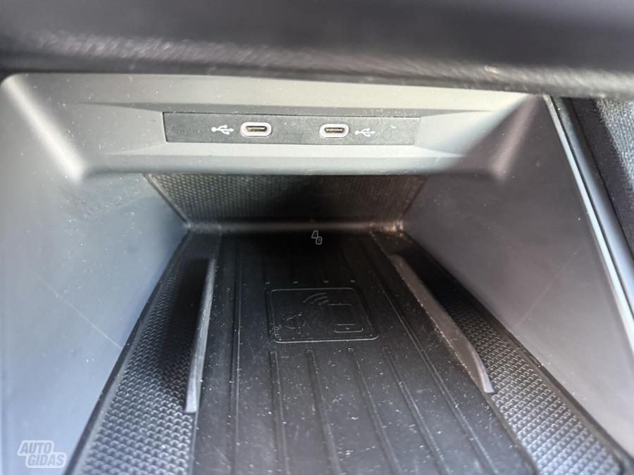 Blue SEAT Leon 2022 in Vilnius, with an engine capacity of 1.40 L and mileage of 213 thousand km for 13999 €, photo 33 on AUTOMOTO.COM.LV