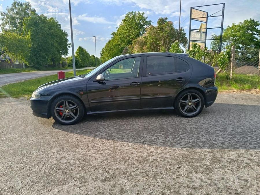 Brūns SEAT Leon 2003 Talsi, ar dzinēja tilpumu 1.90 L un nobraukumu 413 tūkst. km par 1900 €, foto 5 vietnē AUTOMOTO.COM.LV