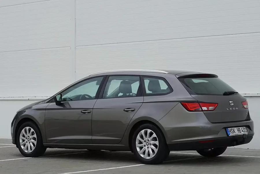Brown SEAT Leon 2015 in Riga, with an engine capacity of 1.60 L and mileage of 187 thousand km for 7000 €, photo 8 on AUTOMOTO.COM.LV