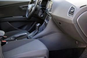 Brown SEAT Leon 2015 in Riga, with an engine capacity of 1.60 L and mileage of 187 thousand km for 7000 €, photo 16 on AUTOMOTO.COM.LV