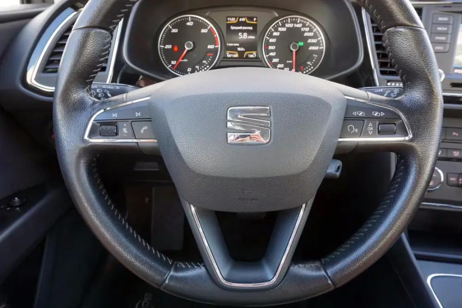 Brown SEAT Leon 2015 in Riga, with an engine capacity of 1.60 L and mileage of 187 thousand km for 7000 €, photo 20 on AUTOMOTO.COM.LV