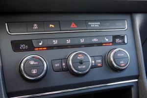 Brown SEAT Leon 2015 in Riga, with an engine capacity of 1.60 L and mileage of 187 thousand km for 7000 €, photo 26 on AUTOMOTO.COM.LV