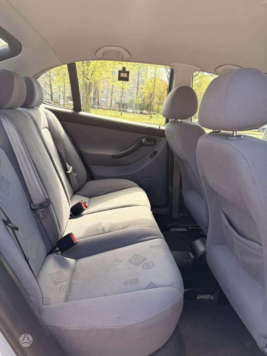 Pelēks SEAT Leon 2000 Kauņa, ar dzinēja tilpumu 1.78 L un nobraukumu 243 tūkst. km par 700 €, foto 7 vietnē AUTOMOTO.COM.LV