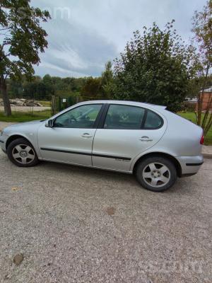 Grey SEAT Leon 2000 in Aizkraukle, with an engine capacity of 1.60 L and mileage of 230 thousand km for 1100 €, photo 3 on AUTOMOTO.COM.LV