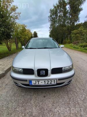 Grey SEAT Leon 2000 in Aizkraukle, with an engine capacity of 1.60 L and mileage of 230 thousand km for 1100 €, photo 4 on AUTOMOTO.COM.LV
