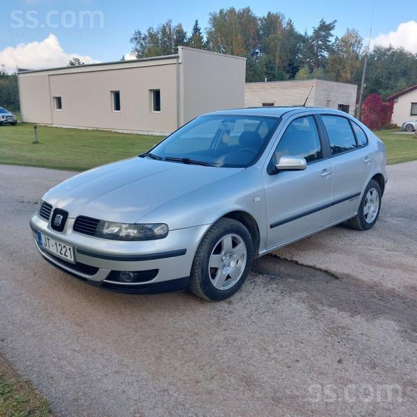 Grey SEAT Leon 2000 in Riga, with an engine capacity of 1.60 L and mileage of 230 thousand km for 1950 €, photo 1 on AUTOMOTO.COM.LV