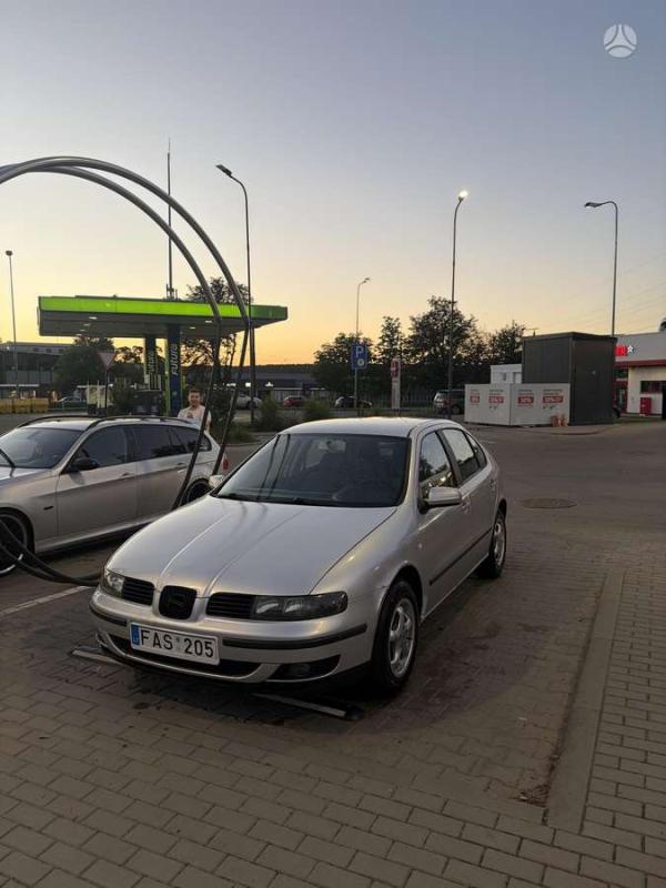 Grey SEAT Leon 2001 in Vilnius, with an engine capacity of 1.90 L and mileage of 275 thousand km for 1100 €, photo 1 on AUTOMOTO.COM.LV