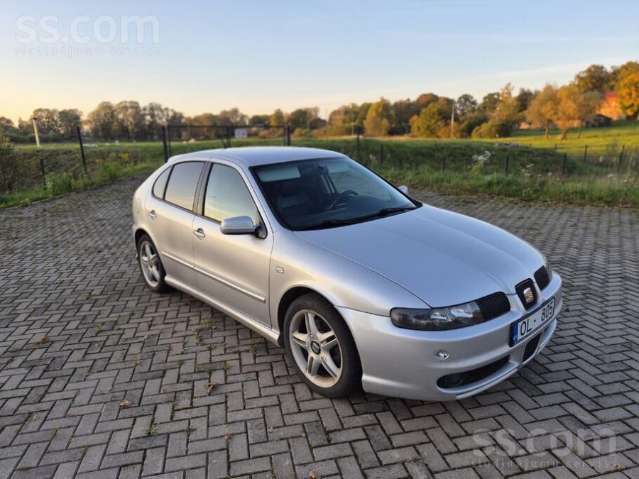 Pelēks SEAT Leon 2002 Valmiera, ar dzinēja tilpumu 1.90 L un nobraukumu 365 tūkst. km par 3899 €, foto 3 vietnē AUTOMOTO.COM.LV