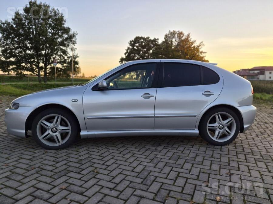 Pelēks SEAT Leon 2002 Valmiera, ar dzinēja tilpumu 1.90 L un nobraukumu 365 tūkst. km par 3899 €, foto 5 vietnē AUTOMOTO.COM.LV