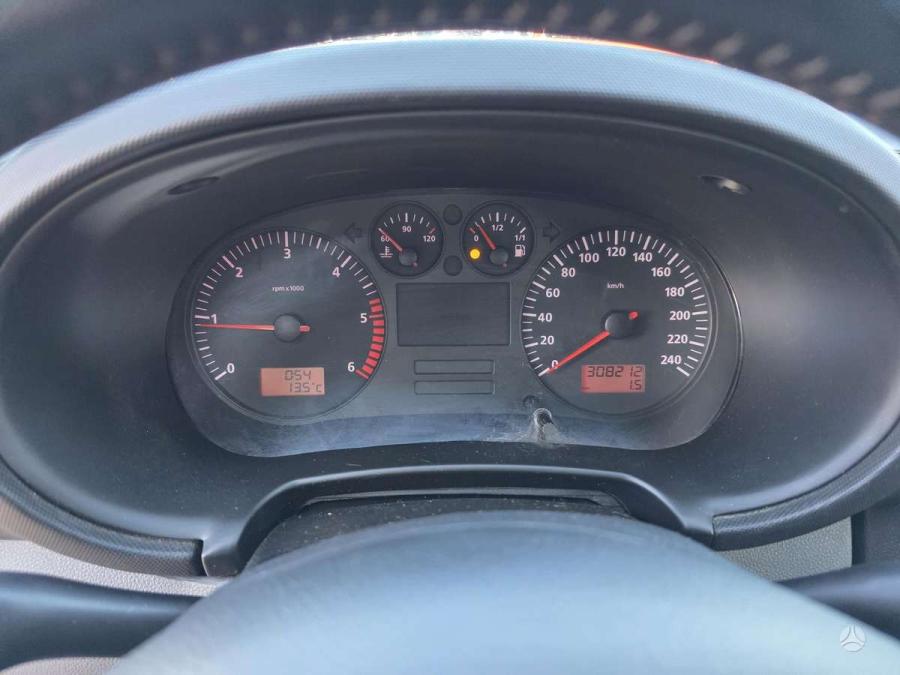 Grey SEAT Leon 2002 in Utena, with an engine capacity of 1.90 L and mileage of 308 thousand km for 1750 €, photo 7 on AUTOMOTO.COM.LV