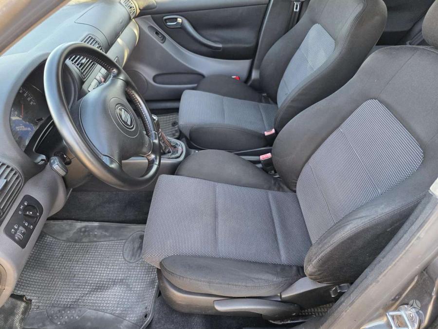 Grey SEAT Leon 2002 in Utena, with an engine capacity of 1.90 L and mileage of 308 thousand km for 1750 €, photo 9 on AUTOMOTO.COM.LV