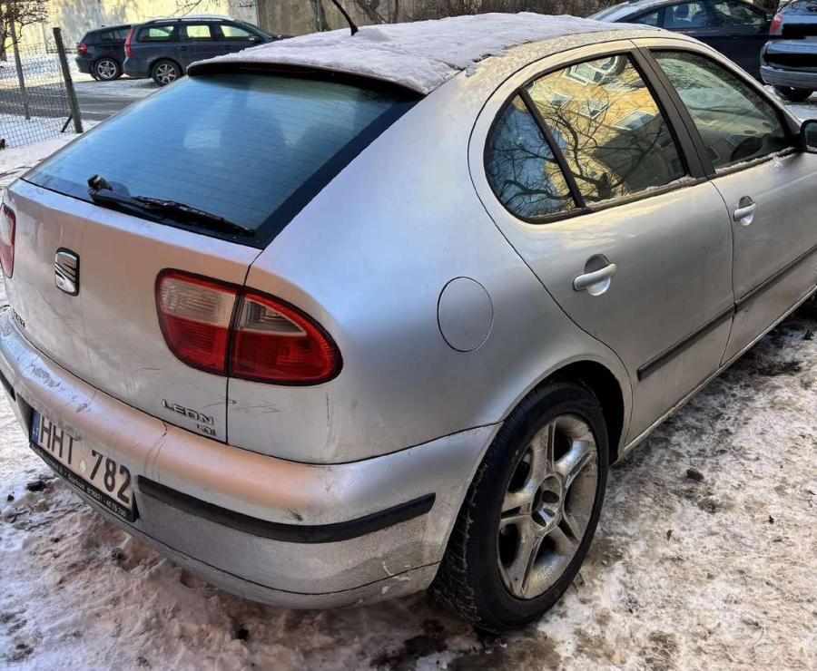 Pelēks SEAT Leon 2003 Kauņa, ar dzinēja tilpumu 1.90 L un nobraukumu 341 tūkst. km par 950 €, foto 3 vietnē AUTOMOTO.COM.LV