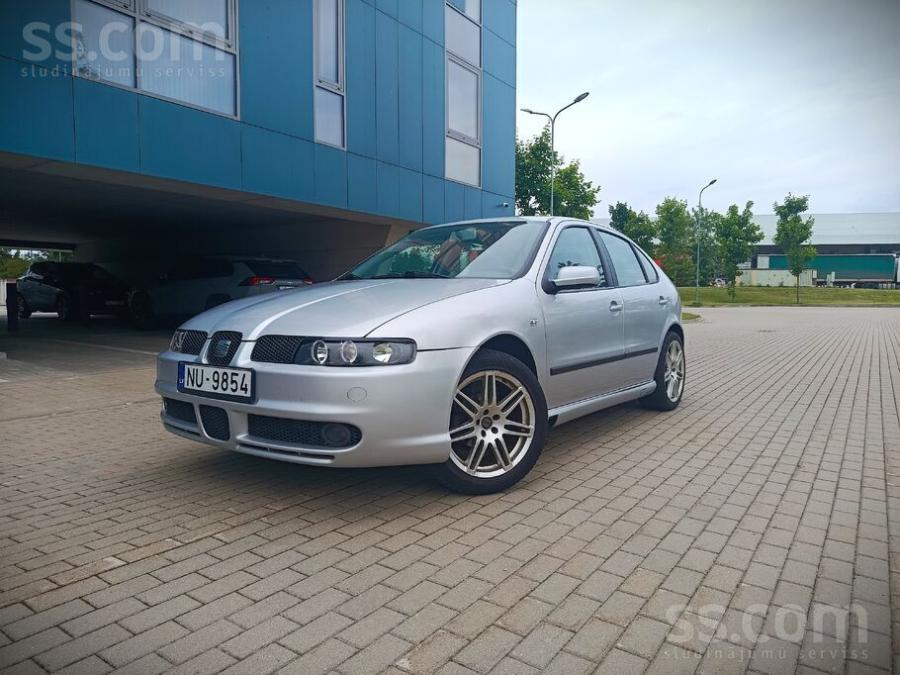 Pelēks SEAT Leon 2003 Jēkabpils, ar dzinēja tilpumu 1.60 L un nobraukumu 304 tūkst. km par 1650 €, foto 1 vietnē AUTOMOTO.COM.LV