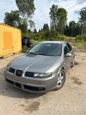 Pelēks SEAT Leon 2003 Cēsis, ar dzinēja tilpumu 1.90 L un nobraukumu 297 tūkst. km par 2500 €, foto  vietnē AUTOMOTO.COM.LV