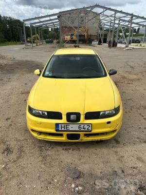 Pelēks SEAT Leon 2003 Cēsis, ar dzinēja tilpumu 1.90 L un nobraukumu 297 tūkst. km par 2500 €, foto 3 vietnē AUTOMOTO.COM.LV
