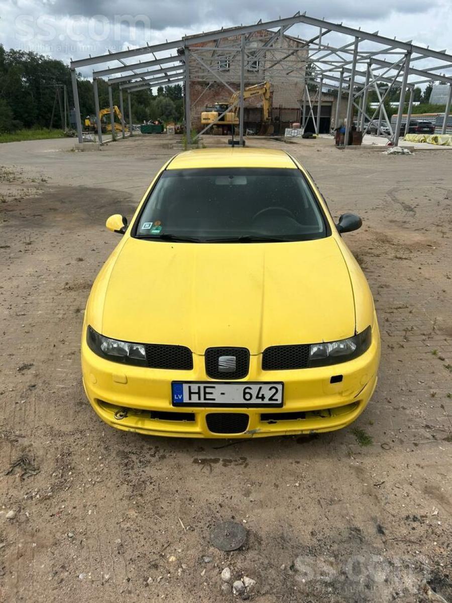 Pelēks SEAT Leon 2003 Cēsis, ar dzinēja tilpumu 1.90 L un nobraukumu 297 tūkst. km par 2500 €, foto 3 vietnē AUTOMOTO.COM.LV