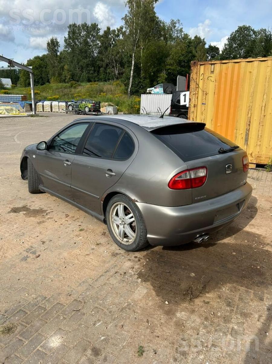 Pelēks SEAT Leon 2003 Cēsis, ar dzinēja tilpumu 1.90 L un nobraukumu 297 tūkst. km par 2500 €, foto 5 vietnē AUTOMOTO.COM.LV