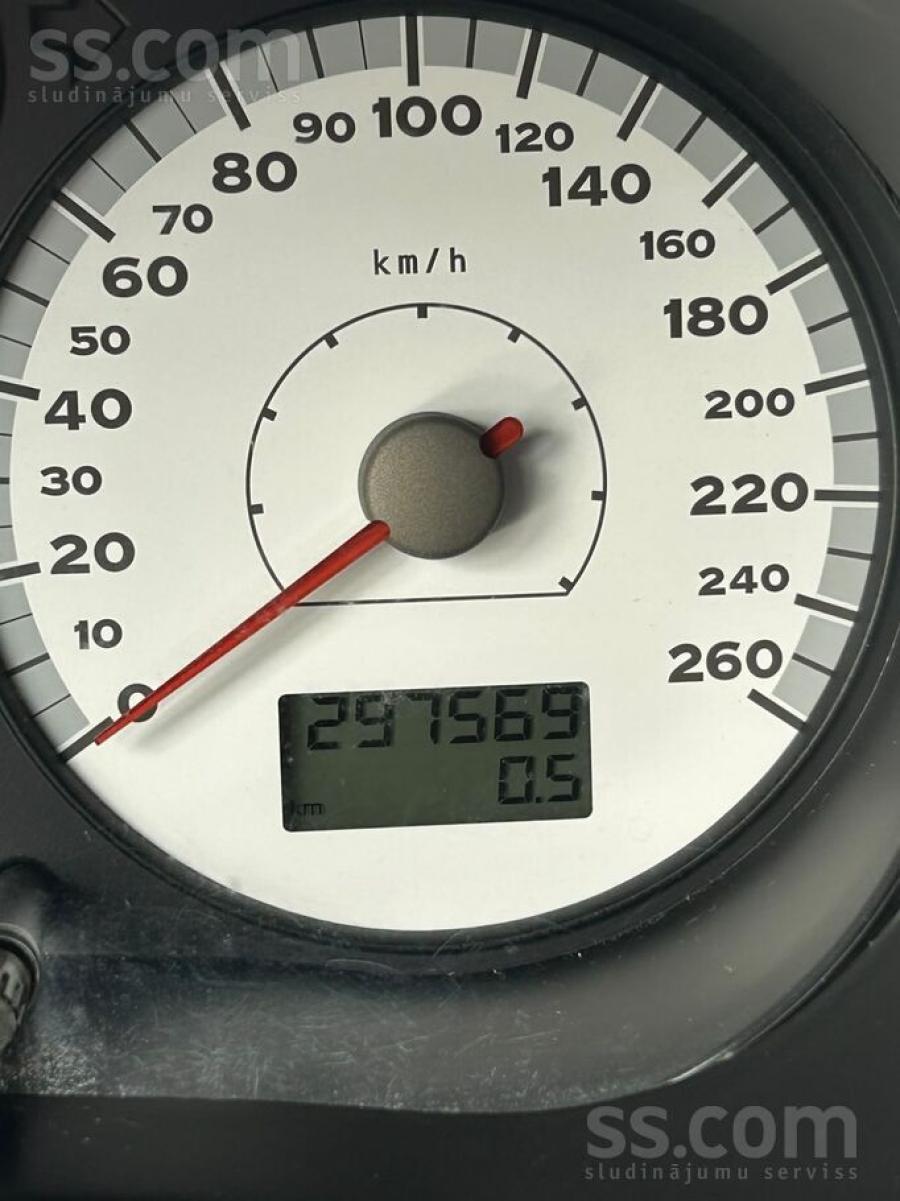 Pelēks SEAT Leon 2003 Cēsis, ar dzinēja tilpumu 1.90 L un nobraukumu 297 tūkst. km par 2500 €, foto 9 vietnē AUTOMOTO.COM.LV