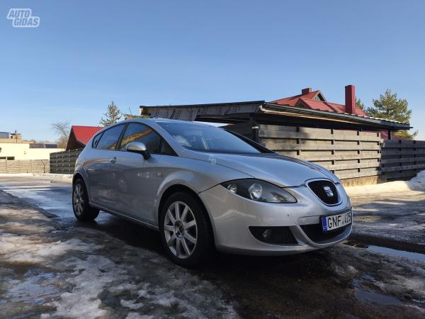 Pelēks SEAT Leon 2005 Viļņa, ar dzinēja tilpumu 2.00 L un nobraukumu 311 tūkst. km par 950 €, foto 3 vietnē AUTOMOTO.COM.LV