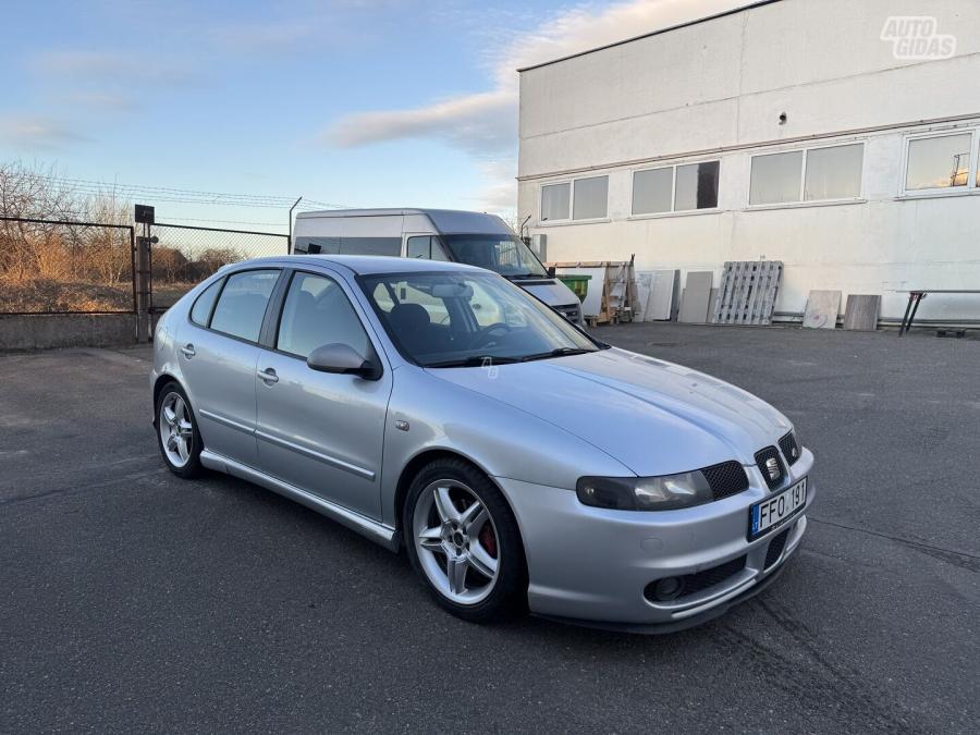 Pelēks SEAT Leon 2005 Viļņa, ar dzinēja tilpumu 1.90 L un nobraukumu 311 tūkst. km par 3000 €, foto 8 vietnē AUTOMOTO.COM.LV