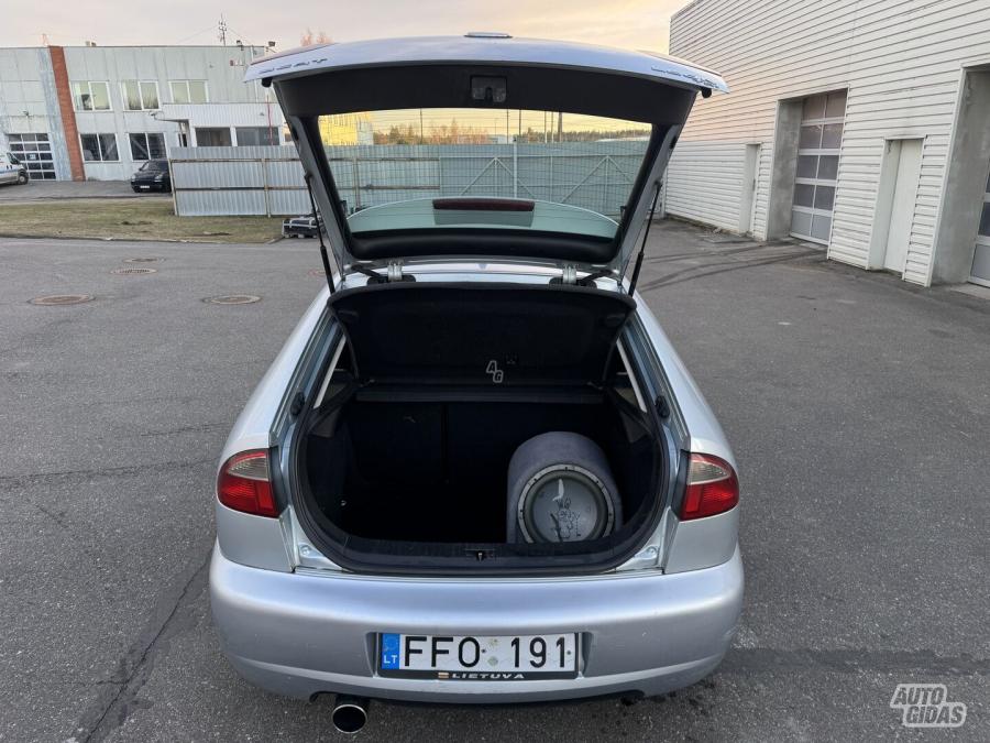 Pelēks SEAT Leon 2005 Viļņa, ar dzinēja tilpumu 1.90 L un nobraukumu 311 tūkst. km par 3000 €, foto 11 vietnē AUTOMOTO.COM.LV
