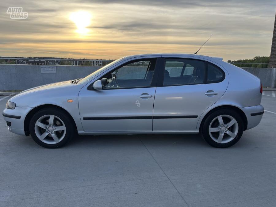 Pelēks SEAT Leon 2005 Viļņa, ar dzinēja tilpumu 1.90 L un nobraukumu 387 tūkst. km par 1550 €, foto 3 vietnē AUTOMOTO.COM.LV